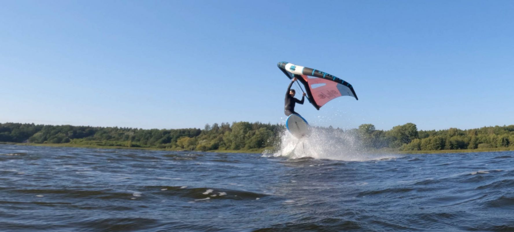 Fahrtechnik-Video: Wingpass Tack - switch stance - wingdaily.de